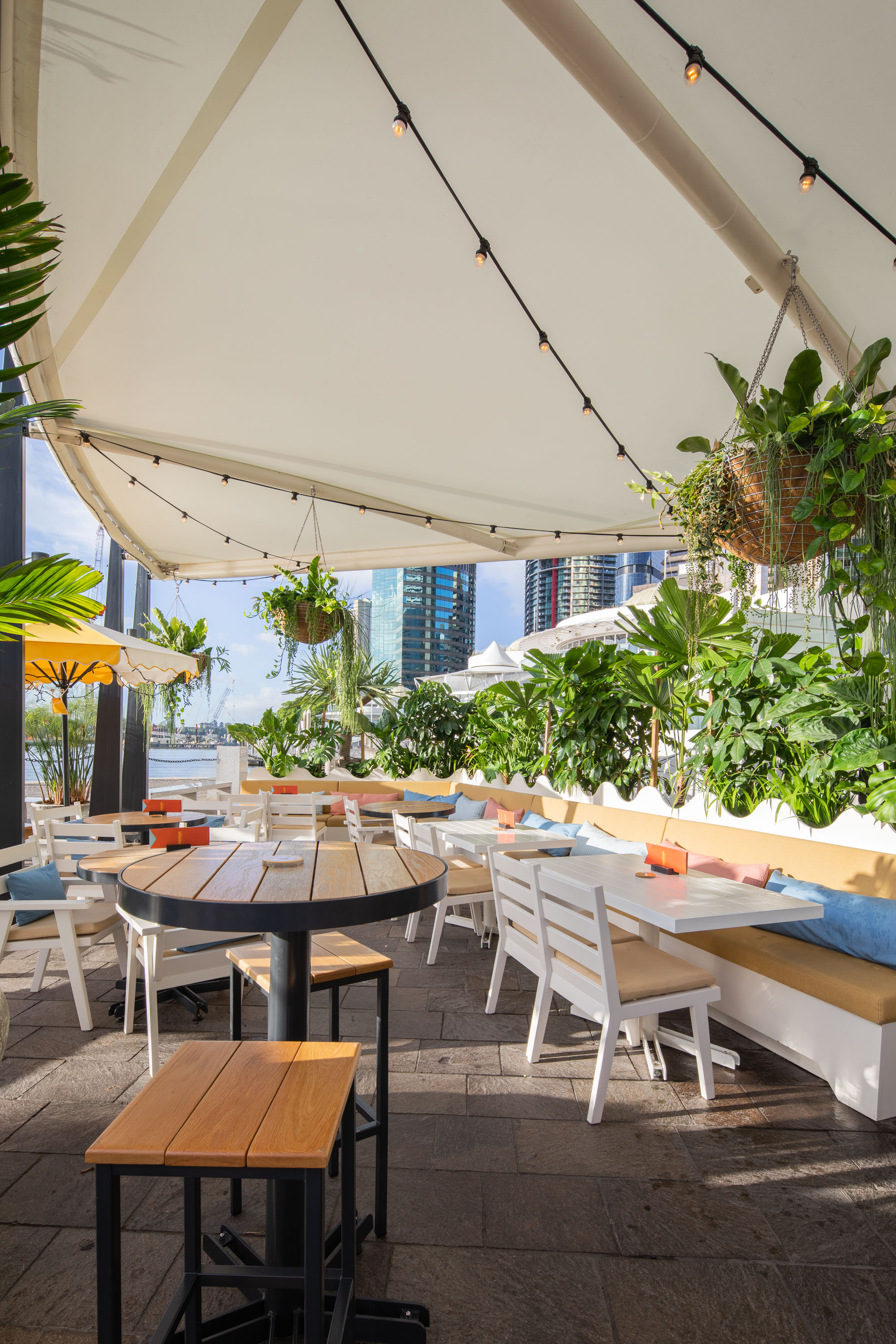 Riverbar & Kitchen Project // A spectacular setting | Brooke's Blooms